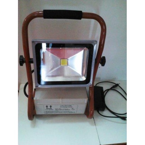 Proiector LED 30W Acumulator si Suport - Led Zone - Magazin Online